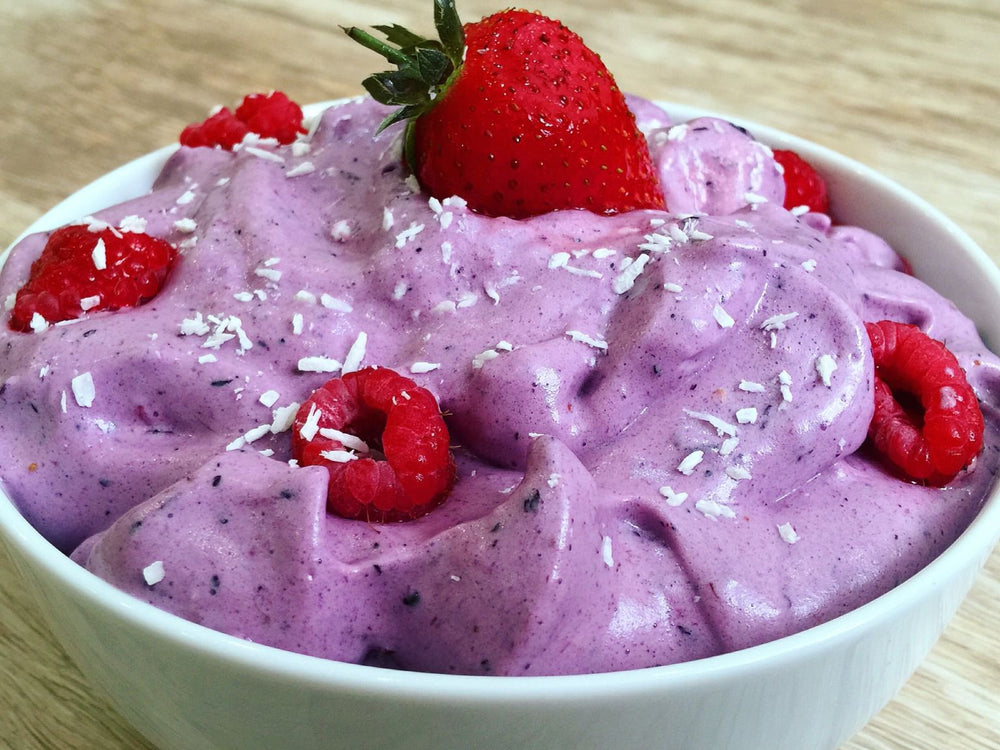 Casein protein fluff with blueberries and coconut