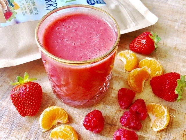 Strawberries, raspberries and mandarin smoothie